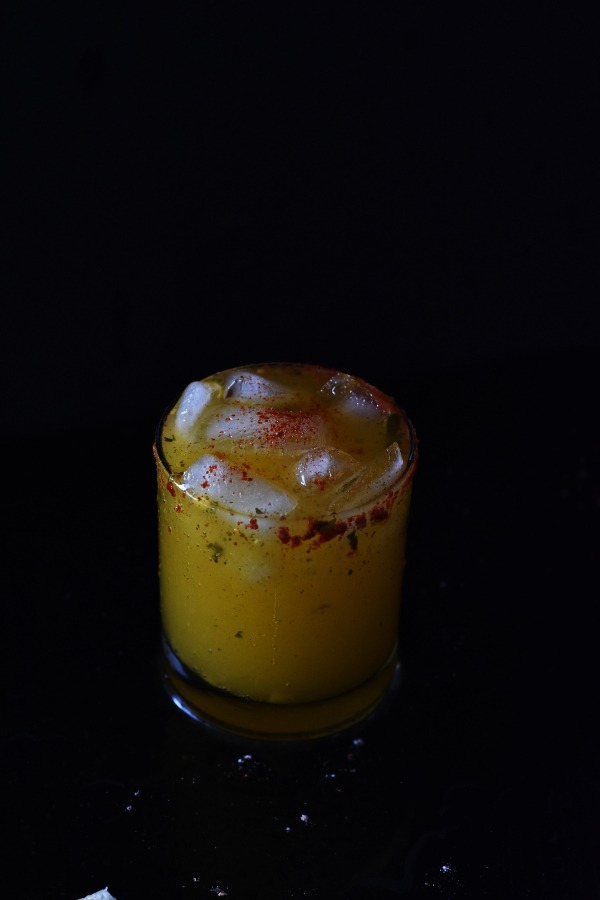 mango mint spicy mocktail , mango mint juice with sparkling water